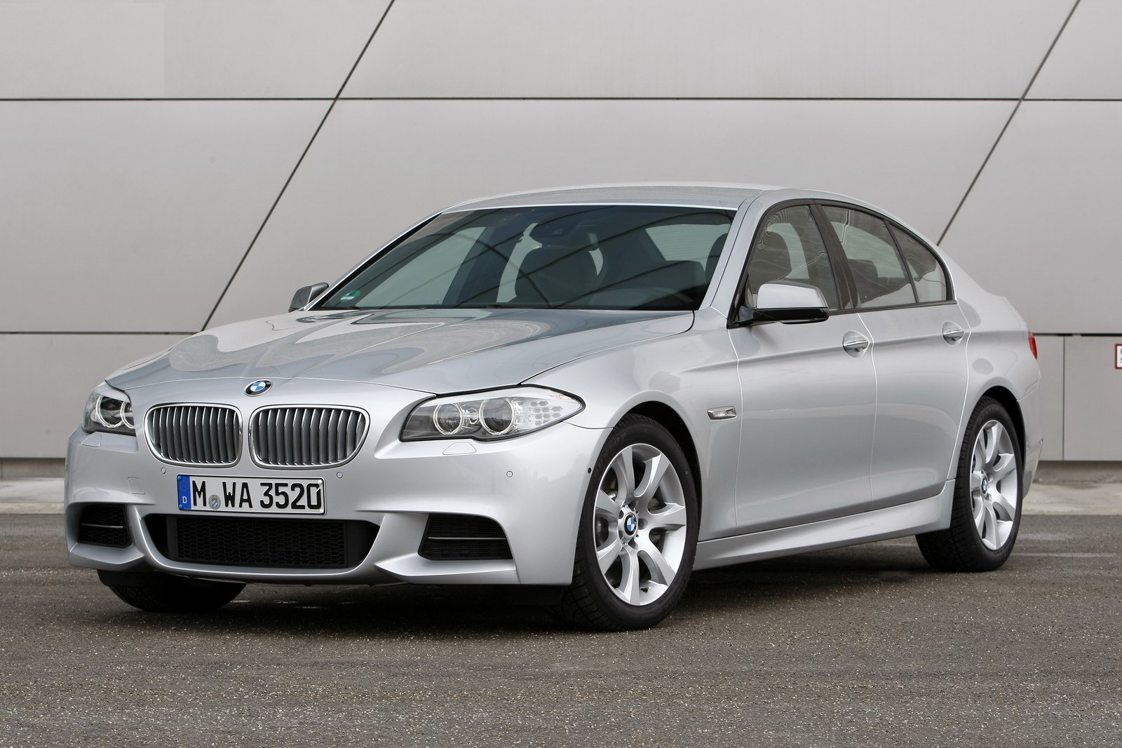 BMW M550d xDrive Sedan ~ Autooonline Magazine